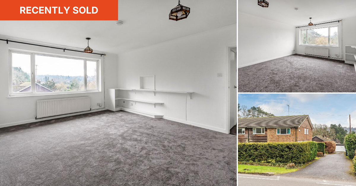 2 bed flat for sale in Bluehouse Lane, Oxted, Surrey
